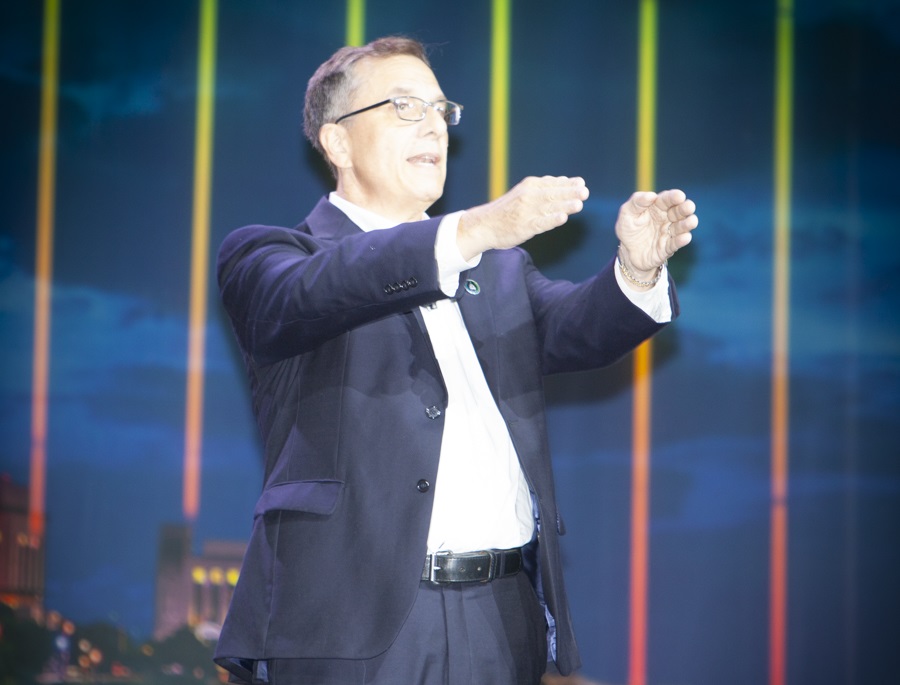 Annual Conference: Body-language expert Scott Rouse explains how to read others and make a good ...